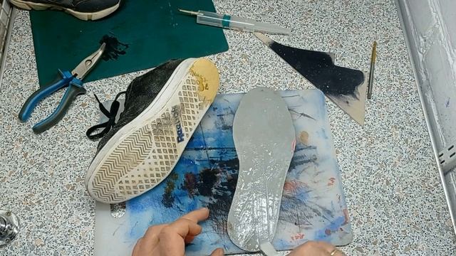 Клей для подошвы обуви. Десмокол (полиуретан).