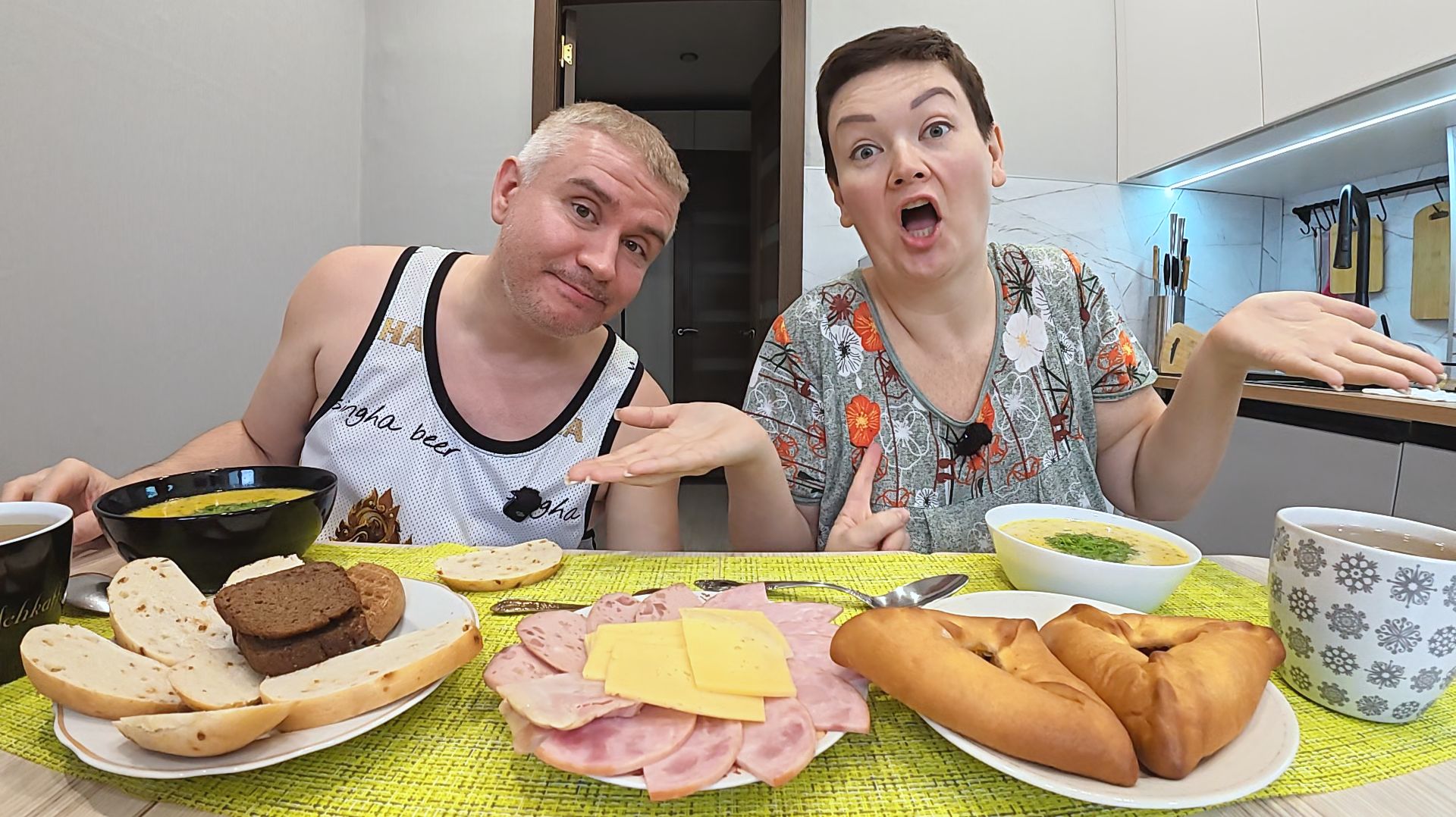 Мукбанг МУЖИКИ слабые, их надо БЕРЕЧЬ! Пора нам завести ДАЧУ! ШАШЛЫКАМ быть?! Семейный обед в России
