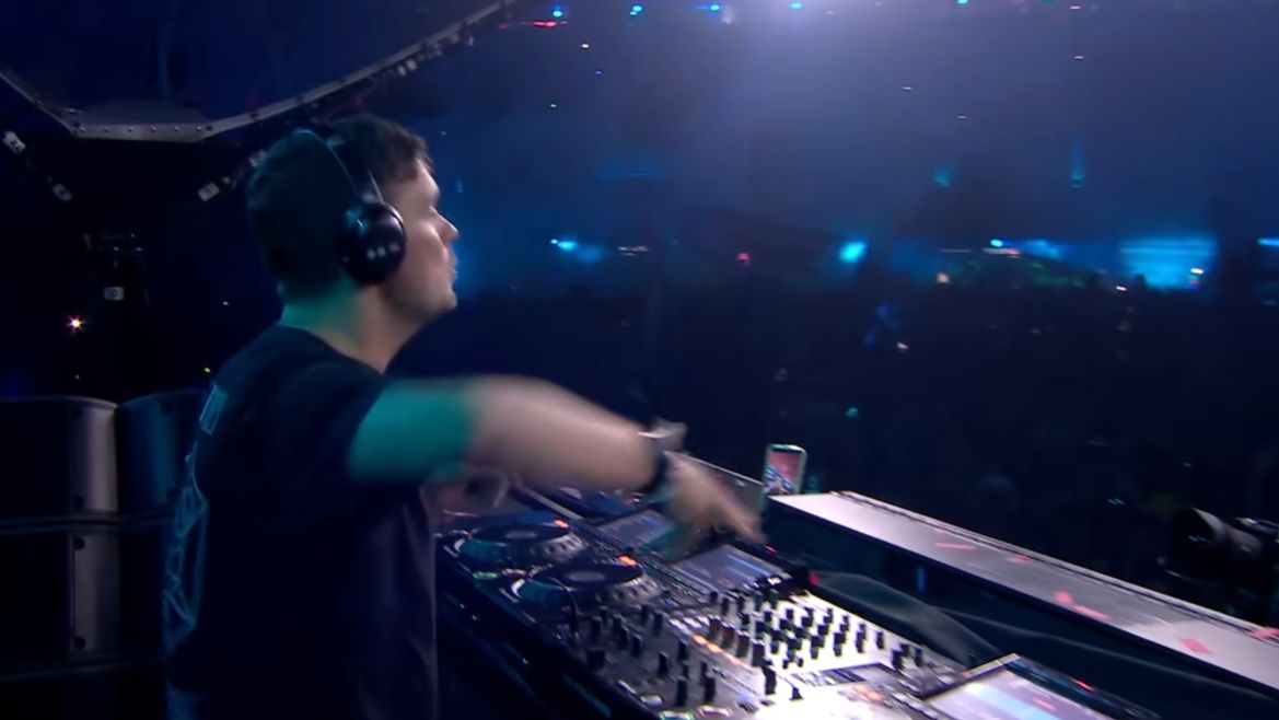 MARTIN GARRIX LIVE TOMORROWLAND 2025