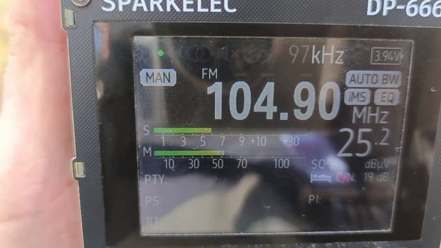 104.9  v  Radio Suomipop (Ähtäri/Isomäki)(Finland)(S.Ostrobothnia)~352km  299°  150 m  1 kW (ERP)