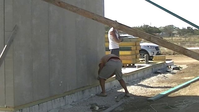 Строительство дома. Монтаж стен. Второй день.