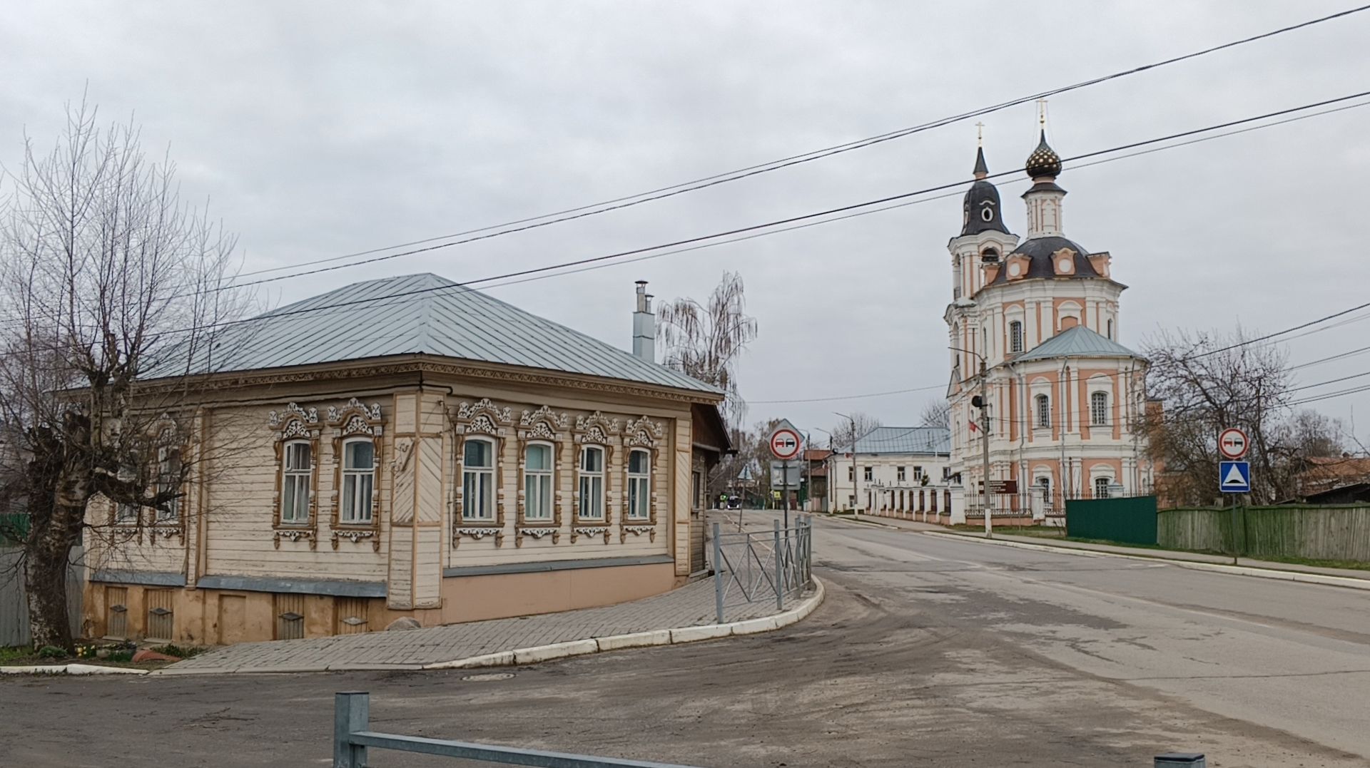 Поехала в Кострому. Сошла с поезда раньше. Зачем? Нерехта - уголок тишины и спокойствия. Часть 1.