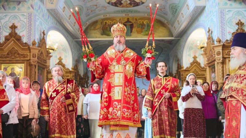 Литургия с Пасхальным крестным ходом в cреду Светлой седмицы  15.04.2026г