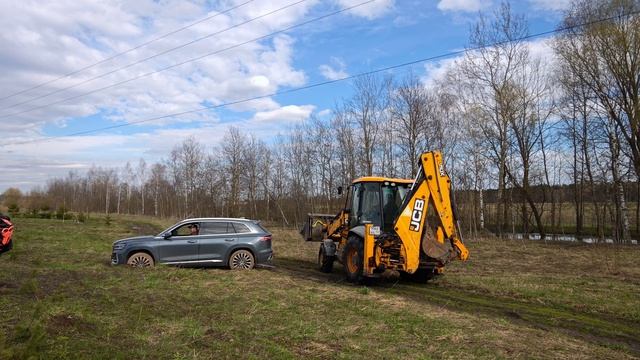 GEELY MONJARO переоценил свои возможности на бездорожье.