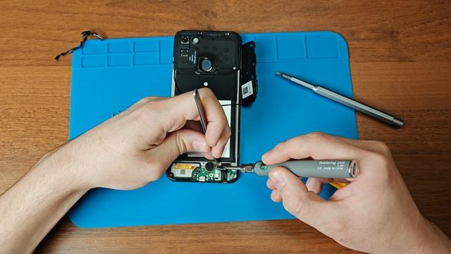 Замена платы системного разъема Tecno spark 8c.