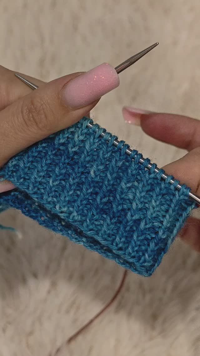 Красивая резинка спицами❤️ Видео - урок.