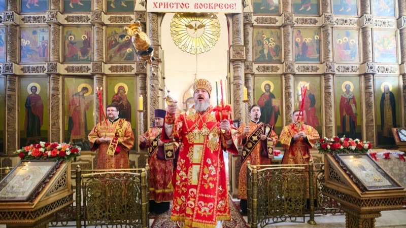 Литургия  с Пасхальным крестным ходом в четверг Светлой седмицы  16.04.2026г