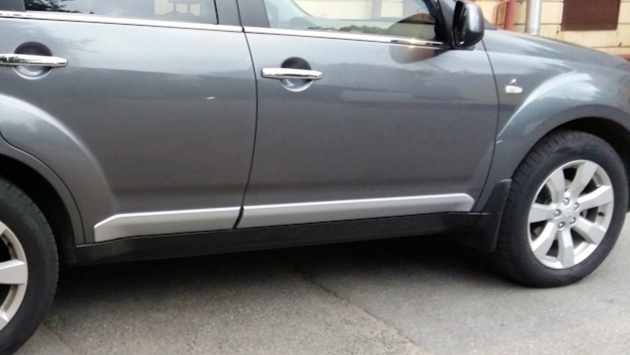 Mitsubishi outlander xl Снятие нижних молдингов дверей