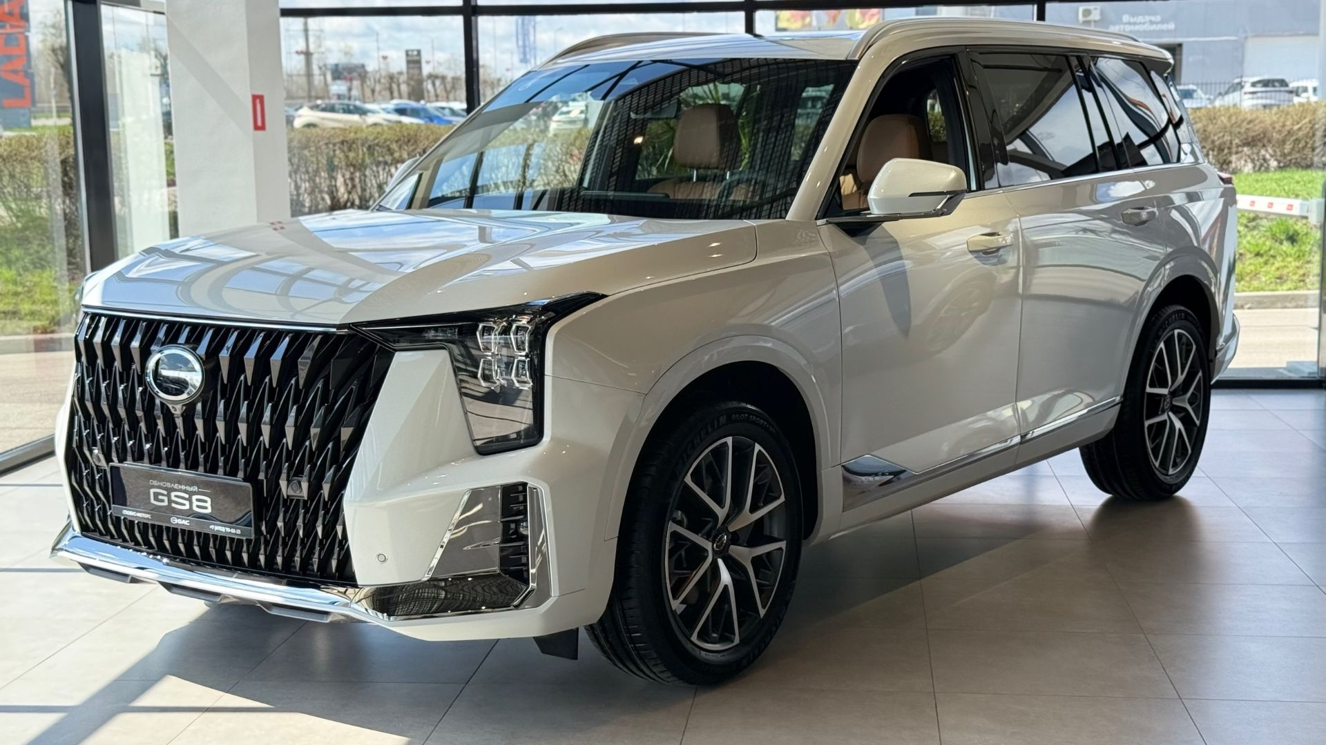 GAC GS8 FL Dragon в комплектации GT белый салон коричневый