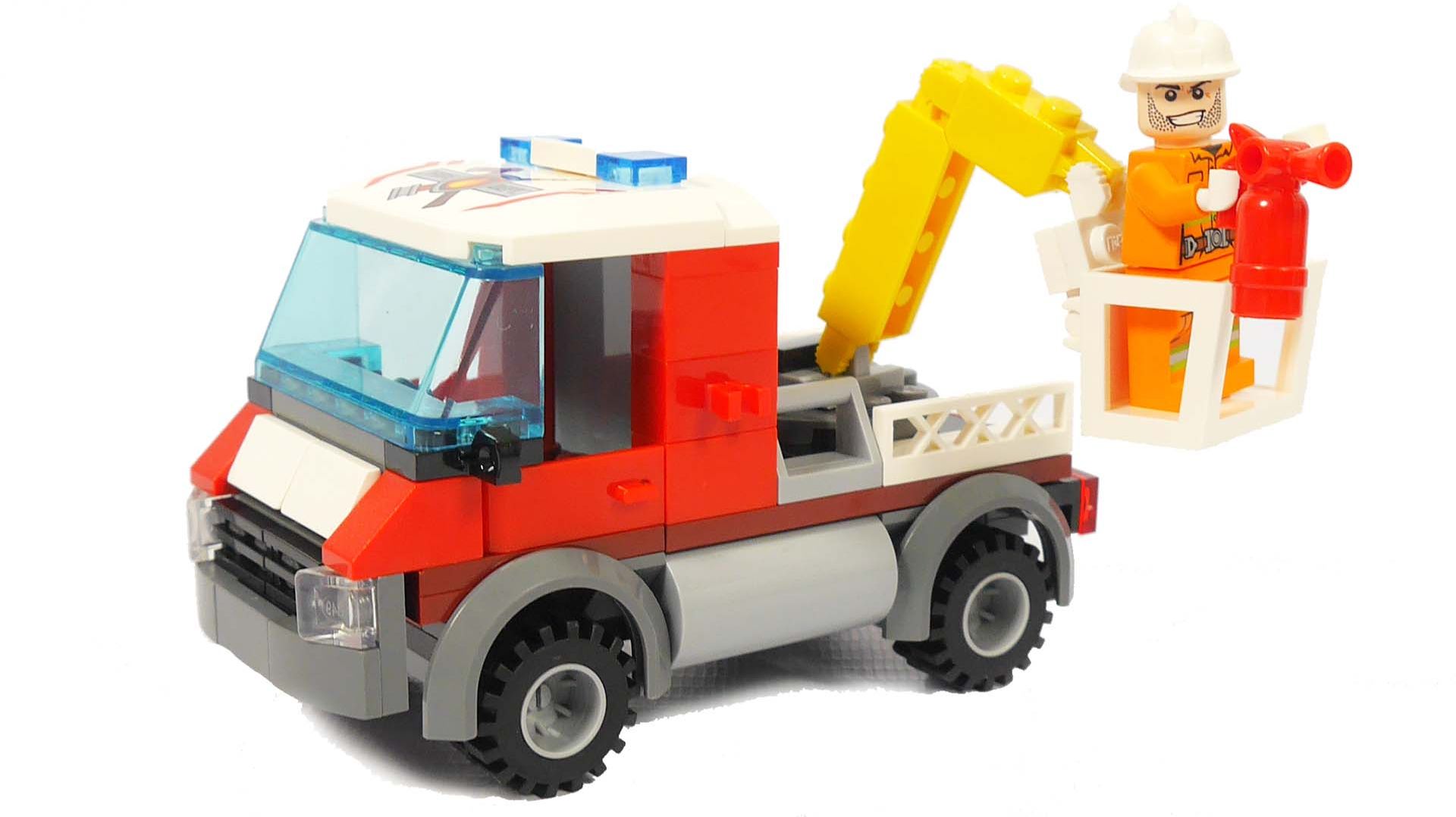 Собираем пожарную машину  из ЛЕГО -  Qman Fire Rescue 2802 Light Attack Vehicle