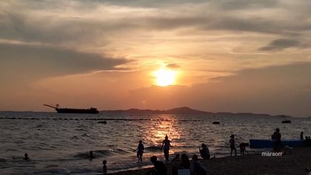 просто цвет заката - оранжево-серый ч.1 небо, набережная, море. летают