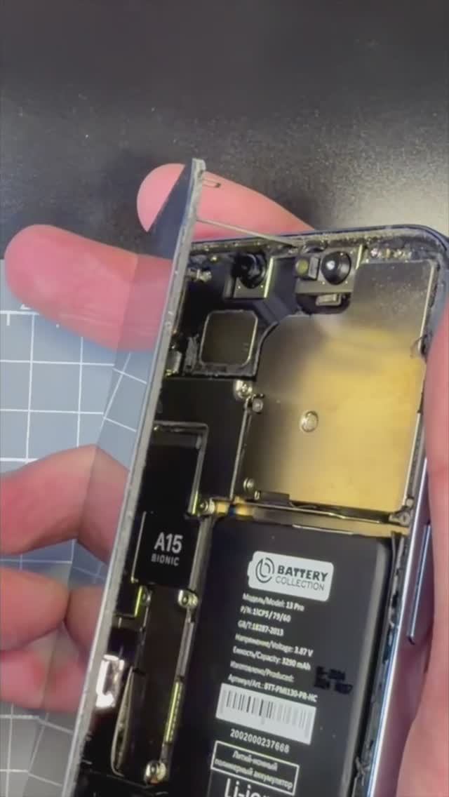 iPhone 13 Pro - процесс замены аккумулятора