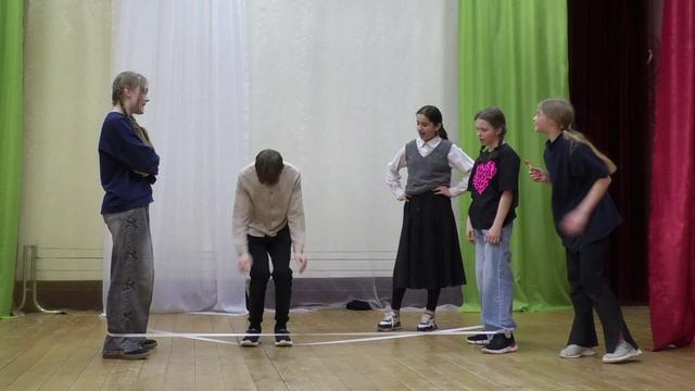 «А Саша выйдет?» («Арлекин»)