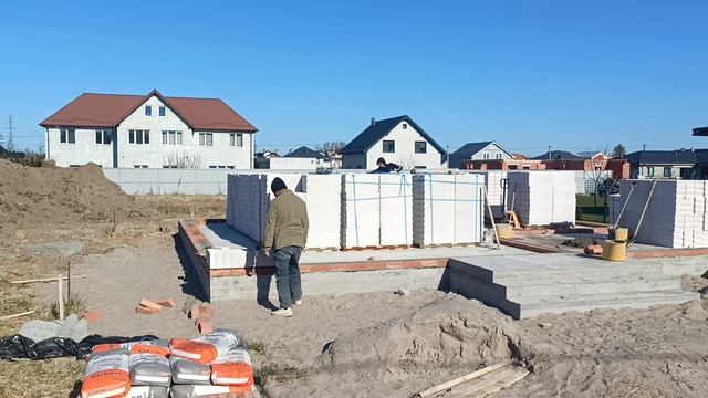 Кладка стен в п. Заозерье по проекту «Богатырь», https://amberhouse39.ru  #Дом под ключ #Калининград