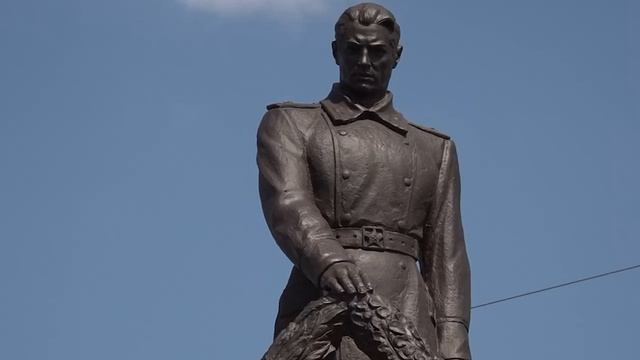 Открытие восстановленного Монумента Советским воинам на Мазютином бугре в ДНР