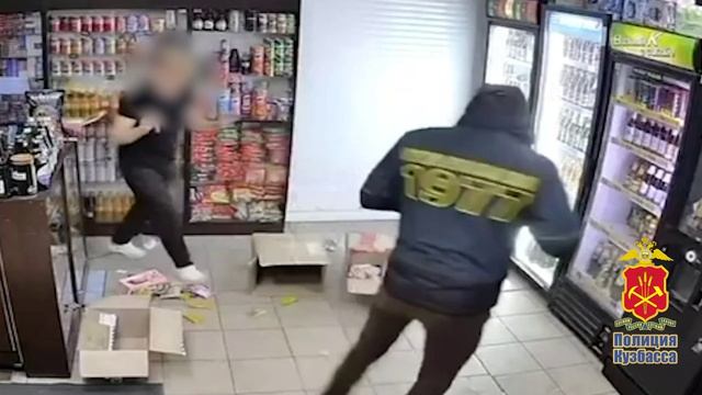 В Кемерове вынесен приговор налетчику, который похитил деньги и сигареты из магазина, угрожая ножом