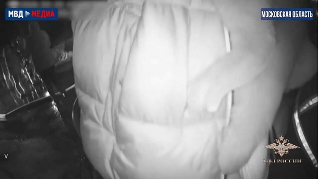 Владимир Колокольцев наградил полицейских , которые эвакуировали 40 человек из горящего дома
