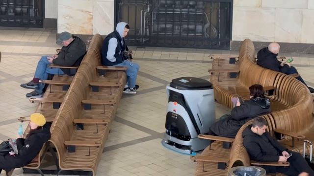 РЖД_Agibot_C5_на_вокзалах