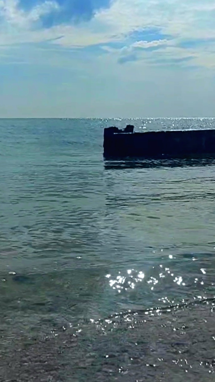 Свет и чистота апрельского моря (2026)