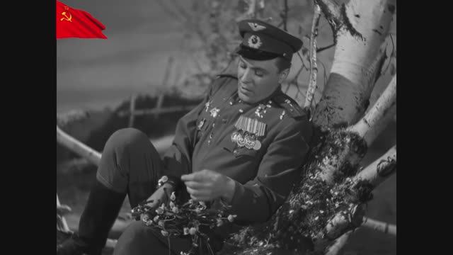 Расцвела сирень - черёмуха в саду! Фрагменты из фильма "Беспокойное хозяйство". 1946 г.