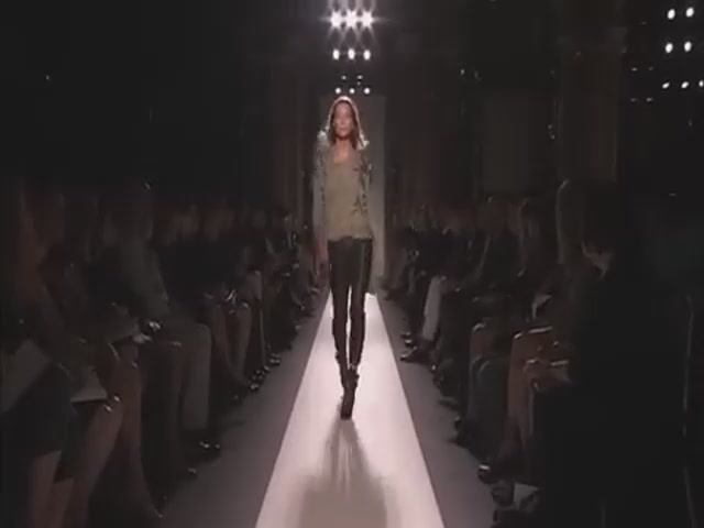 Показ женской коллекции Balmain весна-лето 2010