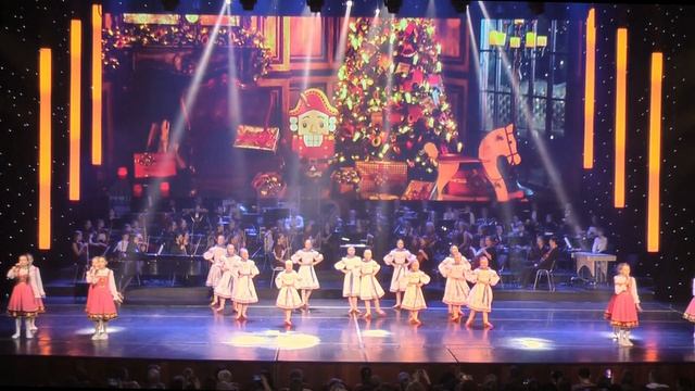 Вокал + танец: «Новогоднее попурри» от юных звёзд ДШИ «Гармония» 🎤💃🕺