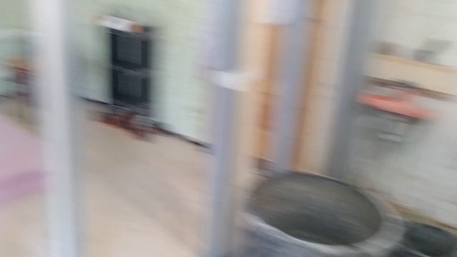 Продолжаем эксперимент с дикими брёвнами.Пробуем ровнять бешено неровную бревенчатую стену