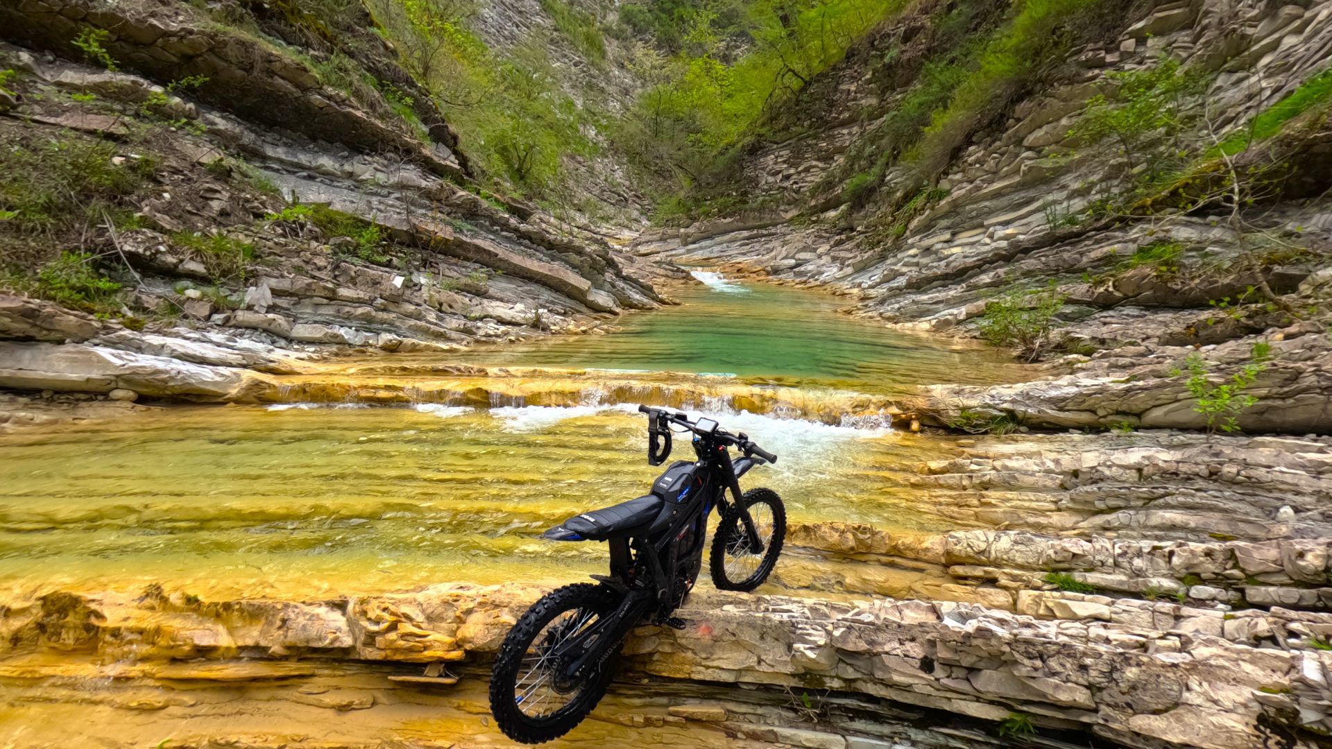 (Часть 1) Плесецкие водопады на Электро питбайке Talaria 5500