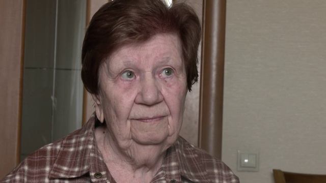 Глава округа поздравил с 9 мая и Днём Рождения жительницу блокадного Ленинграда Маргариту Олейник