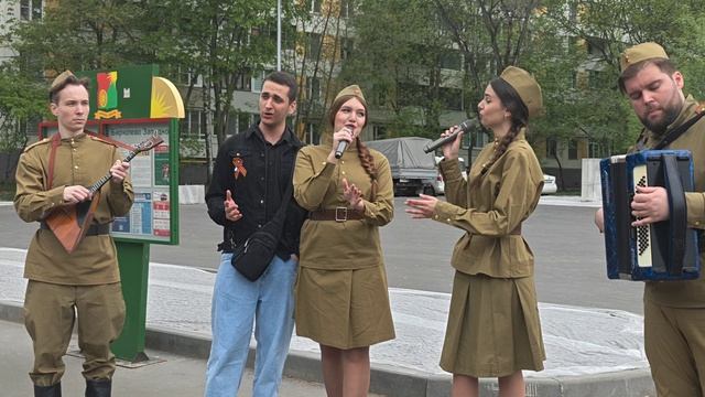 "ВЫЙДУ НОЧЬЮ В ПОЛЕ С КОНЁМ". Поёт вся страна!