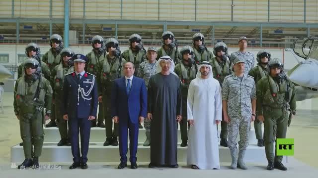 الرئيس المصري عبد الفتاح السيسي يتفقد القوات الجوية المصرية المتمركزة في الإمارات