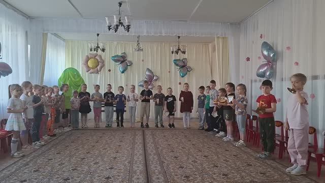 Детский оркестр в зале