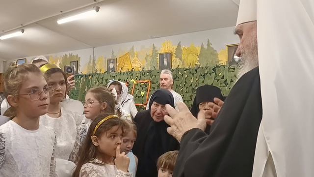 Беседа Владыки с детьми