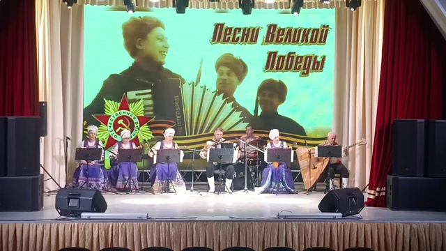 Веселись, играй и пой, наша русская гармонь