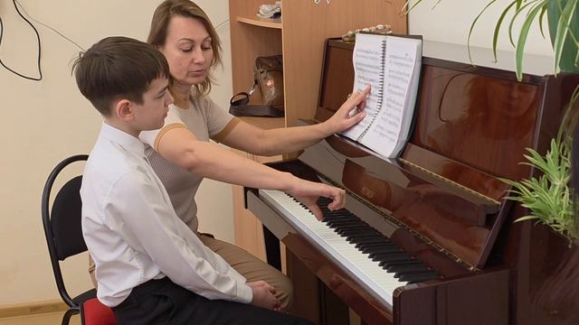 Преподаватель из Саратовского областного колледжа искусств провела мастер-класс