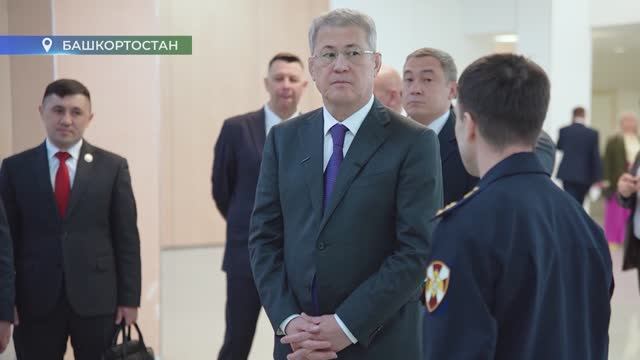 г. Уфа. Форум «Взлетай!». Возложение цветов к бюсту Тамерлана Ильгамова. Апрель 2026 г.