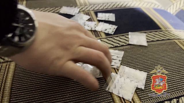 Полицейские в Ленинском г.о. задержали иностранца, подозреваемого в сбыте наркотиков
