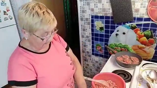 Вся семейка любит покушать  //   Цветы и город  //(архив)