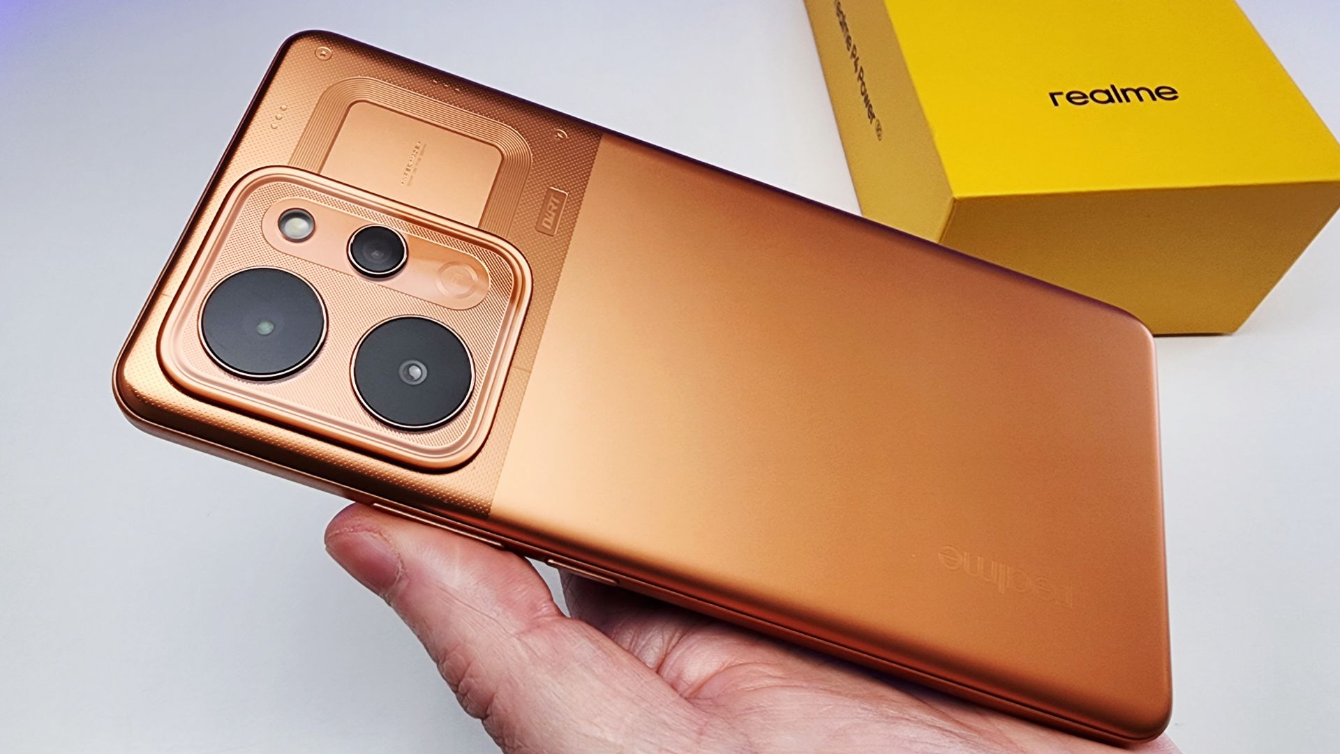 Вот ПОЧЕМУ СТОИТ КУПИТЬ Смартфон REALME P4 POWER! Быстрый обзор Плюсы и Минусы