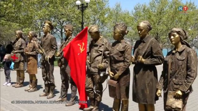 «Живые картины». В День Победы в городе-герое Новороссийске ожили статуи.