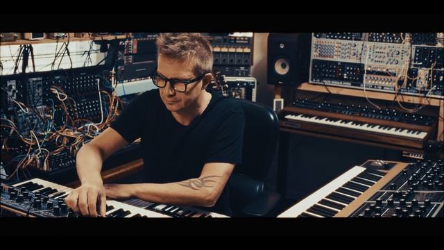 Close All Tabs — Friday Analog Wind-Down Music
