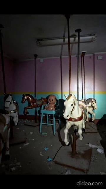 Заброшенный детский сад  карусель