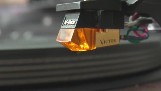 Алхимия винила с винтажным картриджем MM Victor DT-X1II