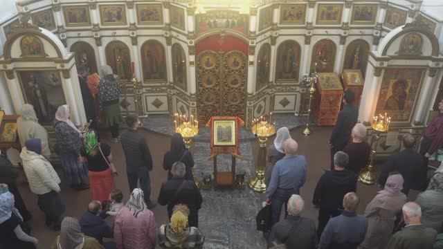 Запись трансляции 10 мая 8:40. Часы. Литургия