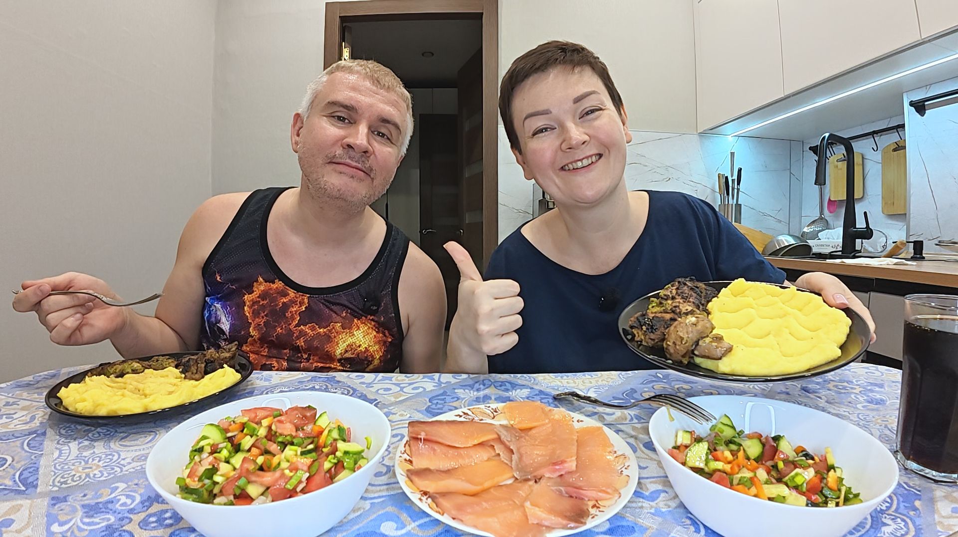 Мукбанг ОТМЕТИЛИ 9 мая! Ни о чём НЕ ЖАЛЕЮ, все решения БЫЛИ ВЕРНЫ! Болтаем и Семейный ужин в России