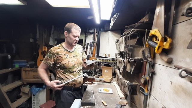 посылка. 3 топора под восстановление и пополнение инструментария