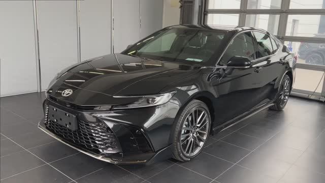 Автомобиль Toyota Camry в автосалоне Аврора в Ростове-на-Дону (8304)