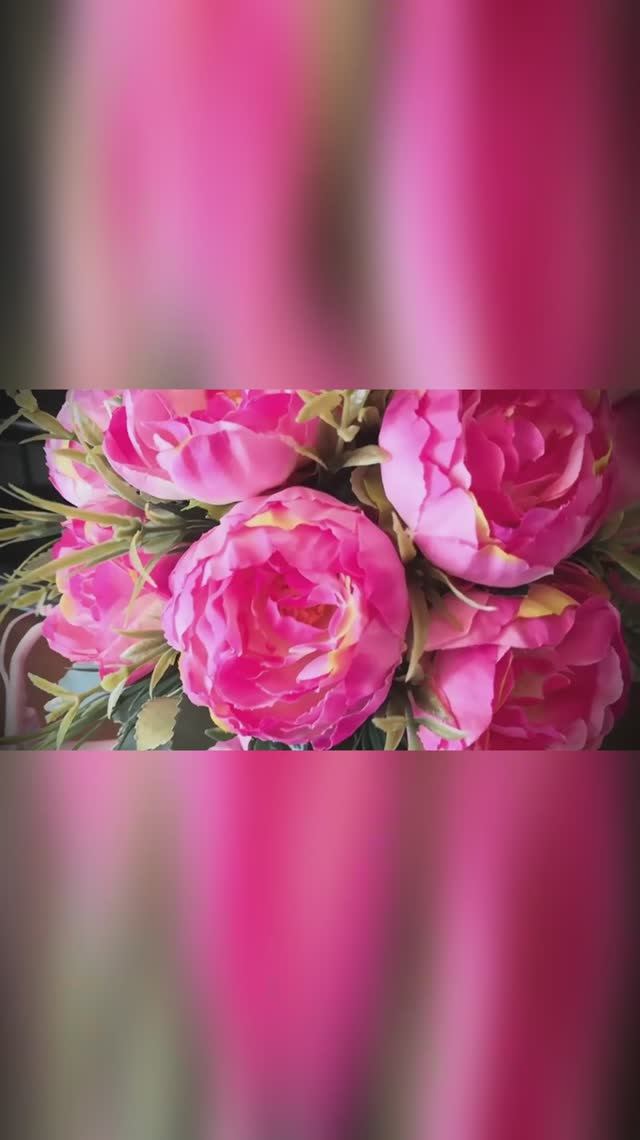 РОЗОВЫЙ ВЕЛ С РОЗАМИ+ПОДВЕСОЧКА ИЗ ЦВЕТНЫХ БУСИН.