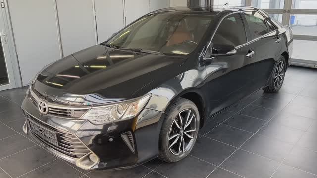Автомобиль Toyota Camry в автосалоне Аврора в Ростове-на-Дону (0857)