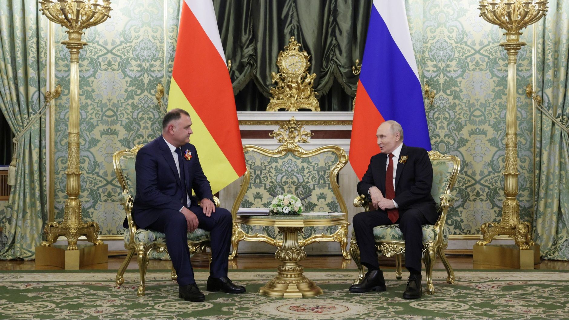 Владимир Путин встреча с Президентом Южной Осетии Аланом Гаглоевым, Кремль, 9 мая 2026 года